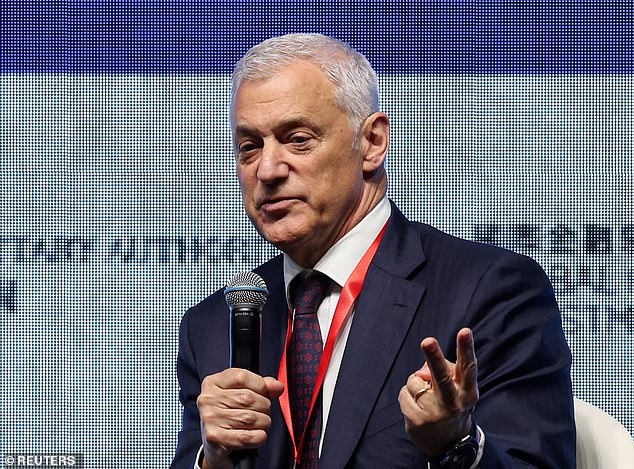 Standard Chartered chief sorry for upset caused by AI comment