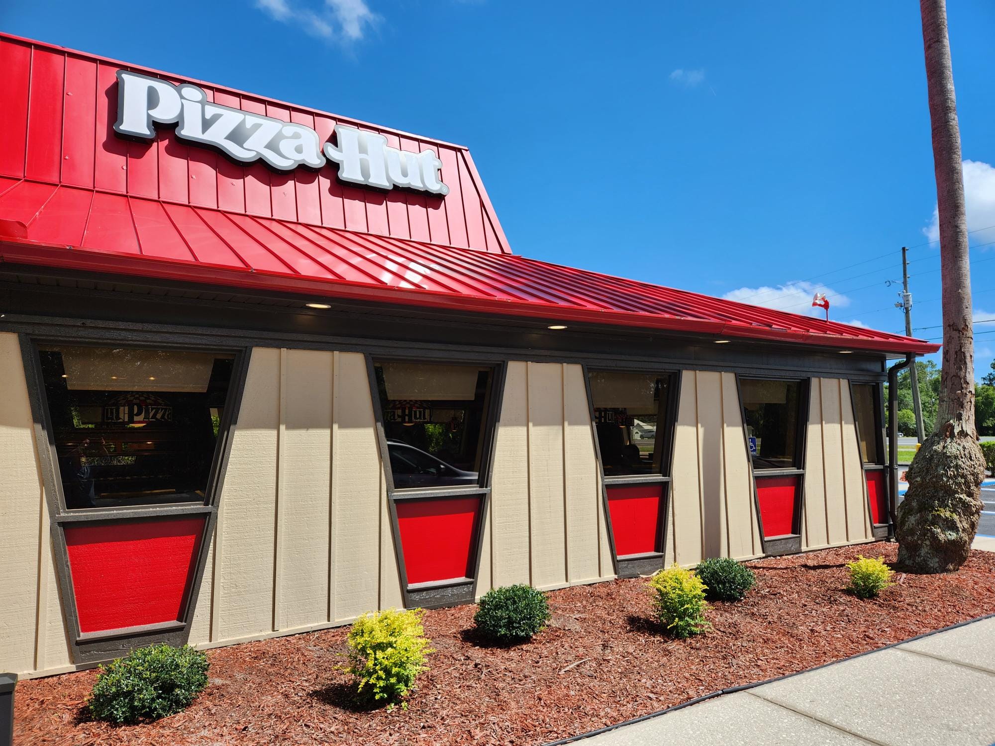 Yum Brands to sell Pizza Hut for $2.7B. Here's what that means