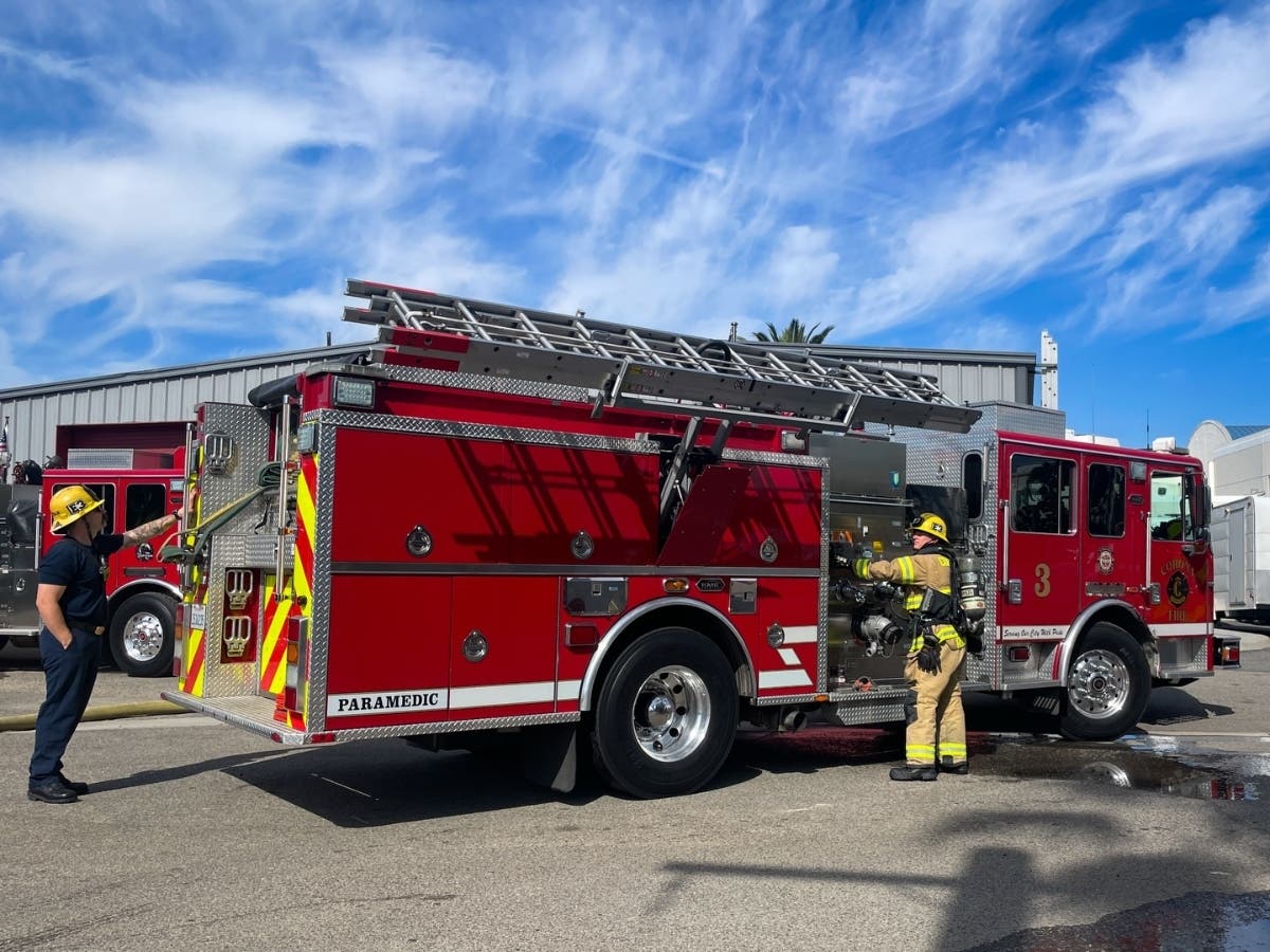2 RivCo fires still burning, pushing towards containment Friday: Cal Fire