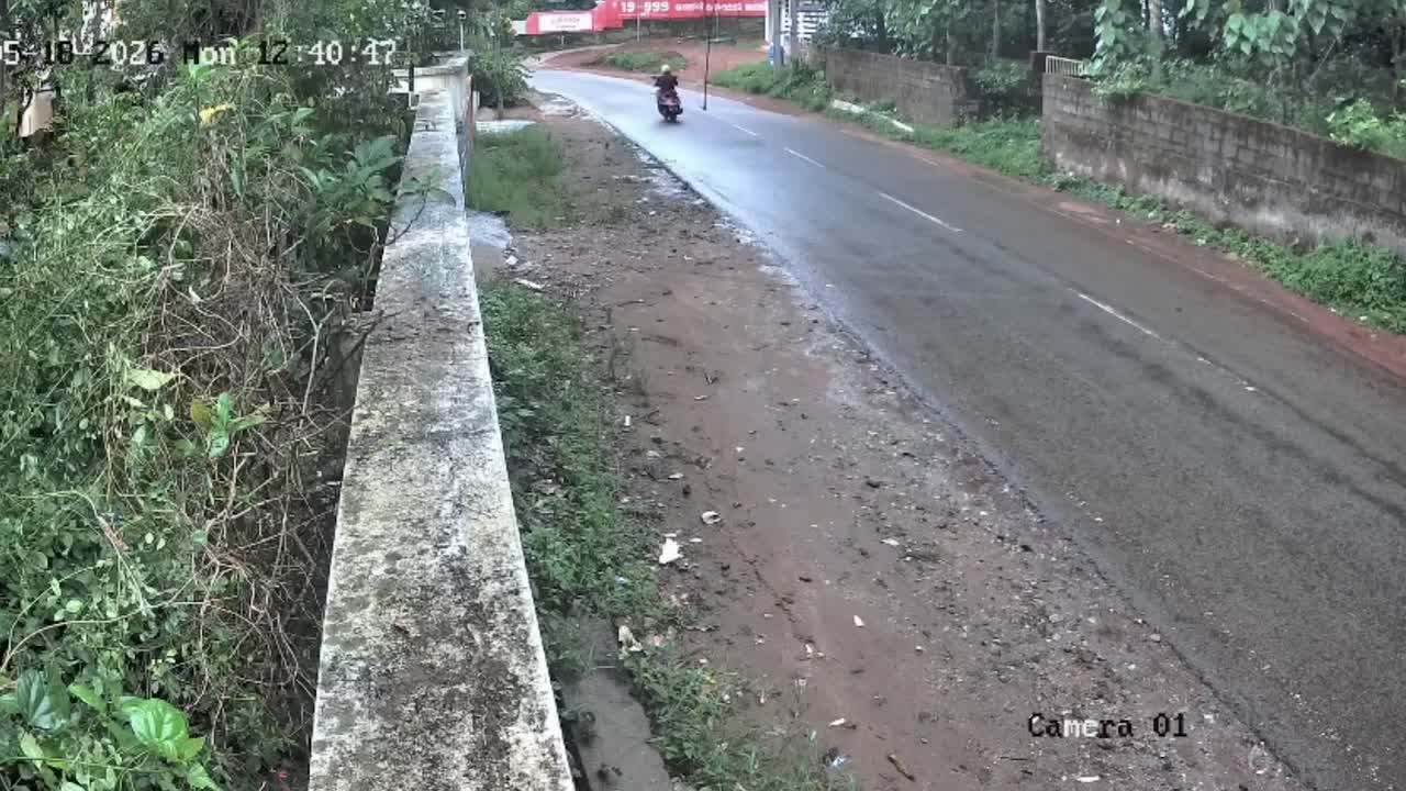 Bus tyre flies off mid-turn narrowly missing rider in India