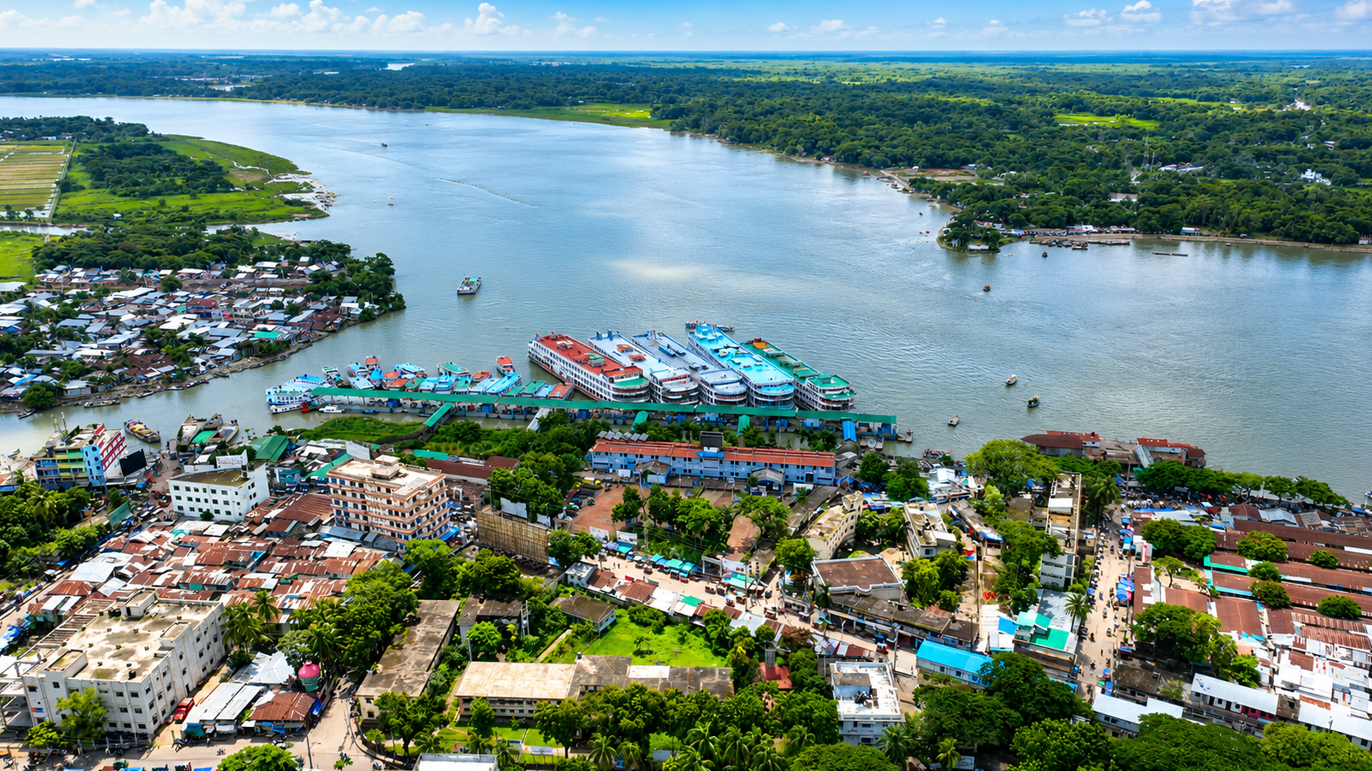 This city moves through water instead of roads