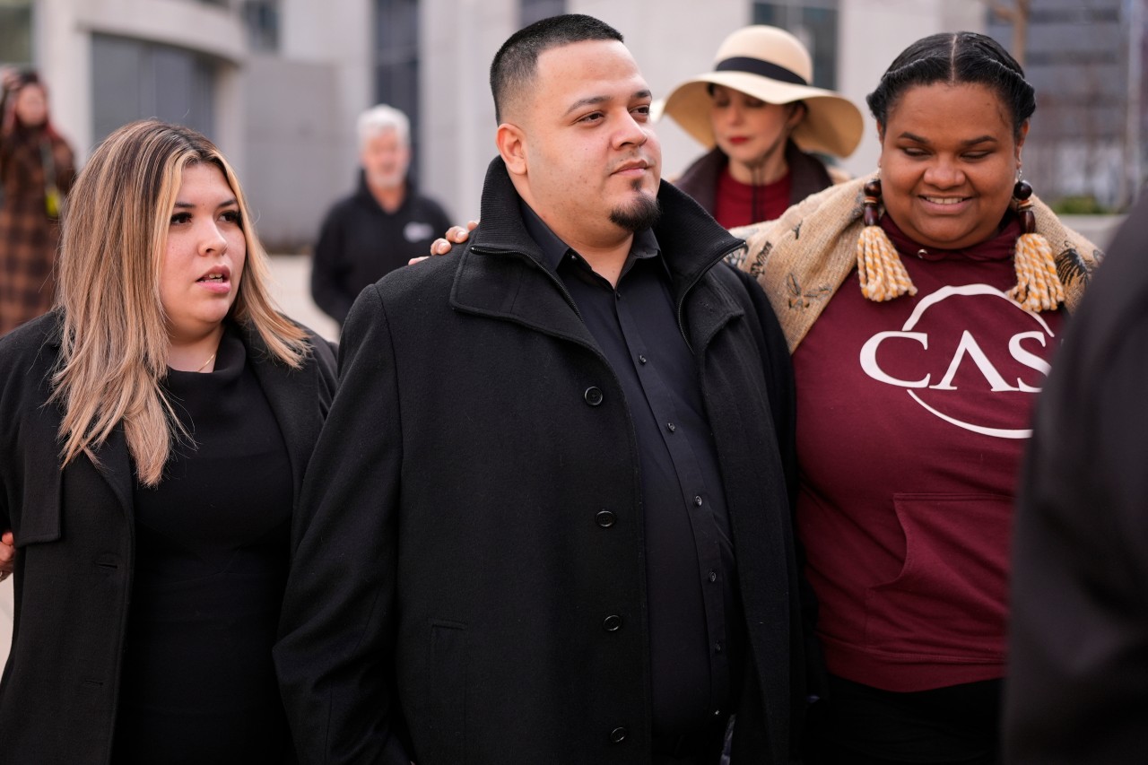 Judge dismisses criminal case against Kilmar Abrego Garcia