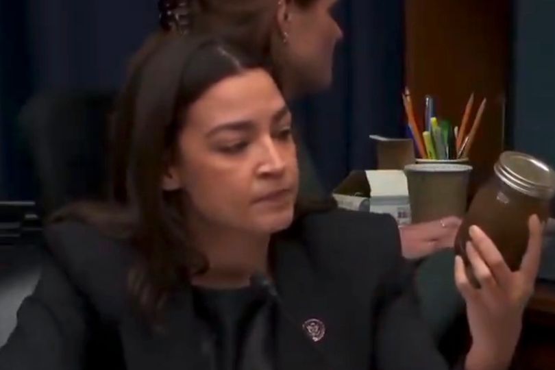AOC shows ‘sickening’ brown drinking water in Georgia after Meta data ...