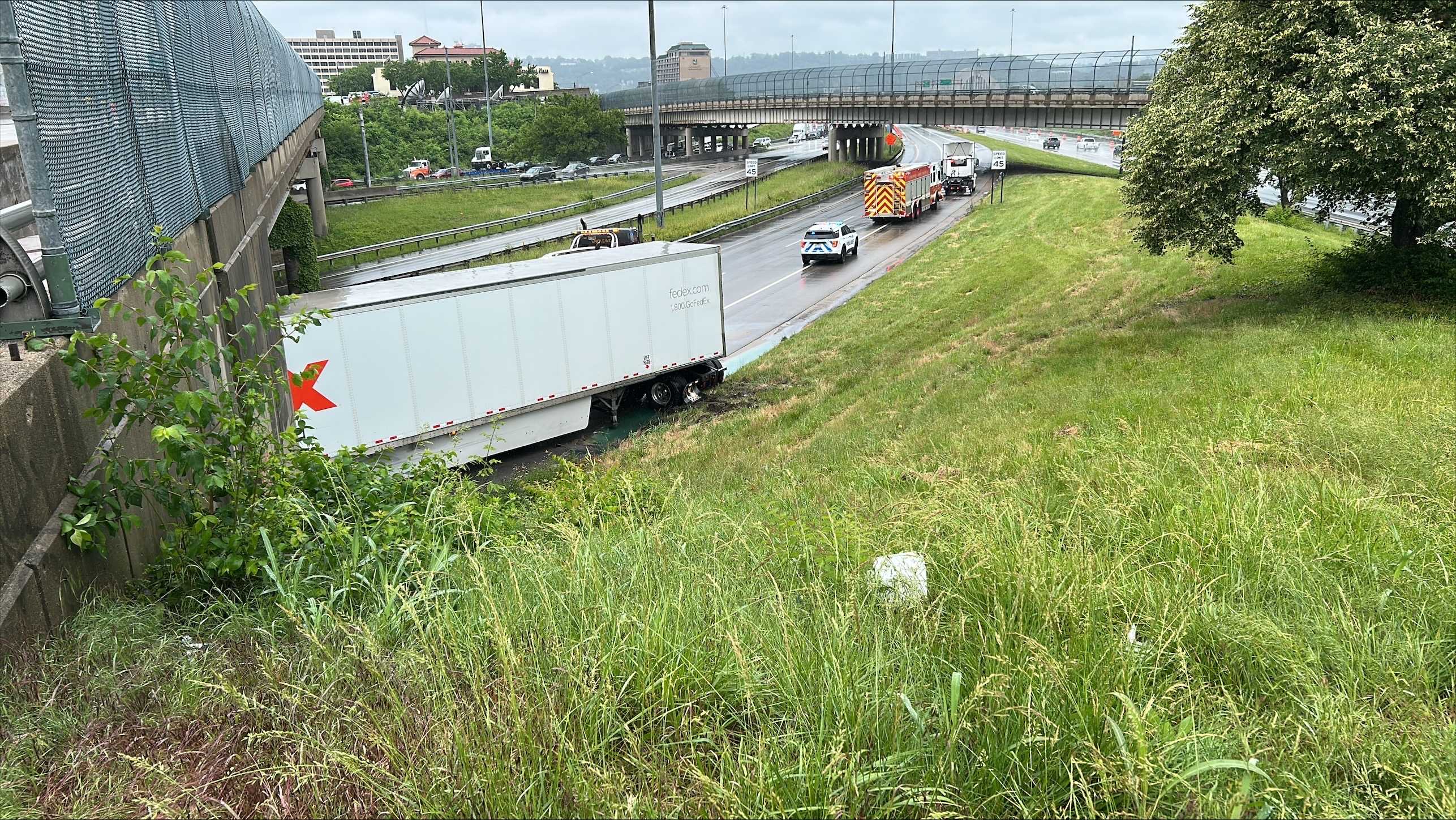 I-75 NB reopens near Brent Spence Bridge after crash with fuel spill