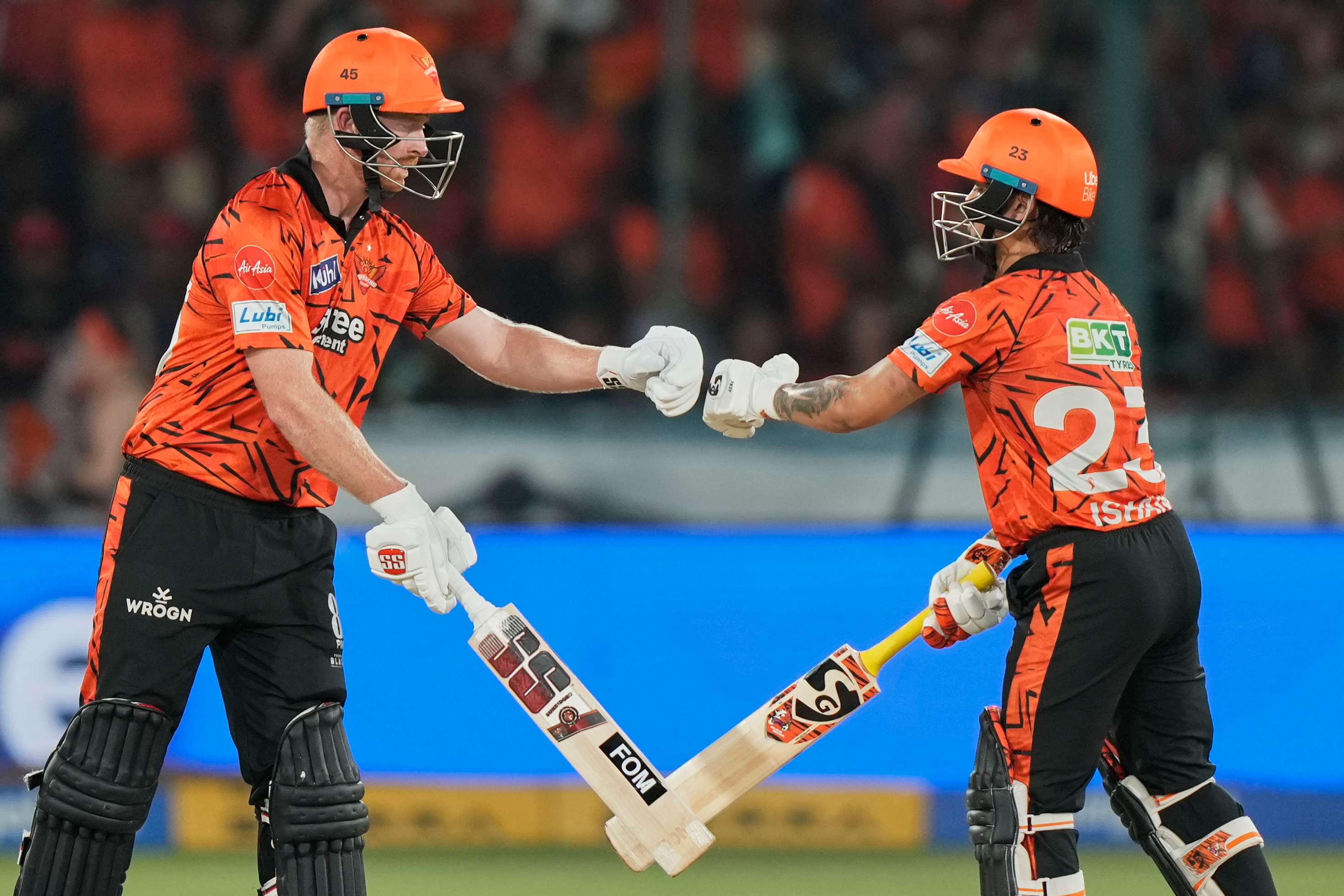 Bengaluru clinch top IPL spot despite 55-run loss to Hyderabad