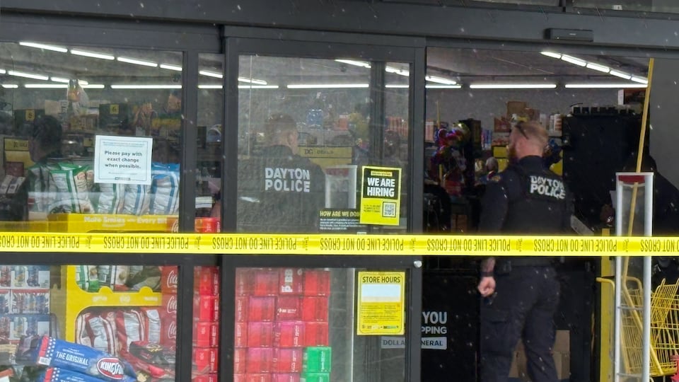 1 hurt after shooting inside local Dollar General