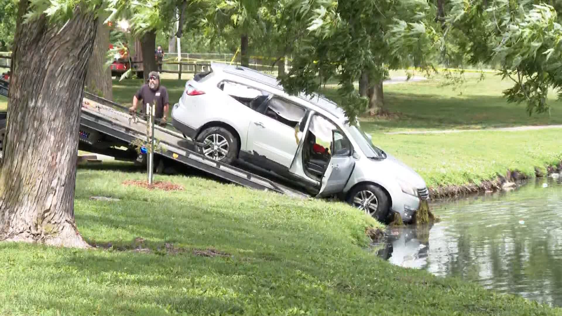 Omaha police identify man who died after car drove into lake in Benson Park