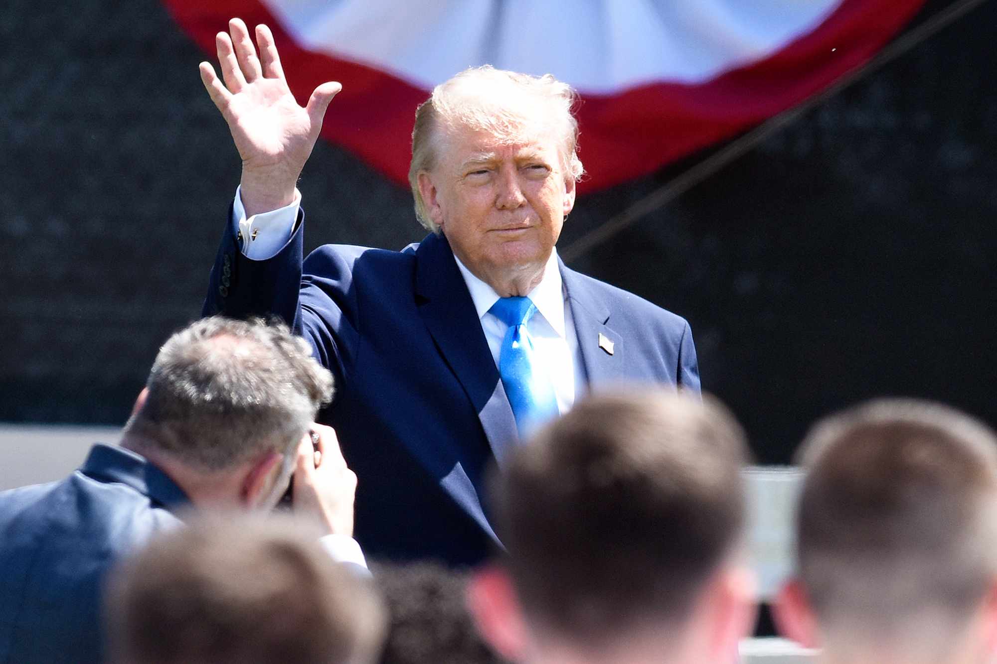 Trump invites Coast Guard cadet to the stage during grad ceremony to ...