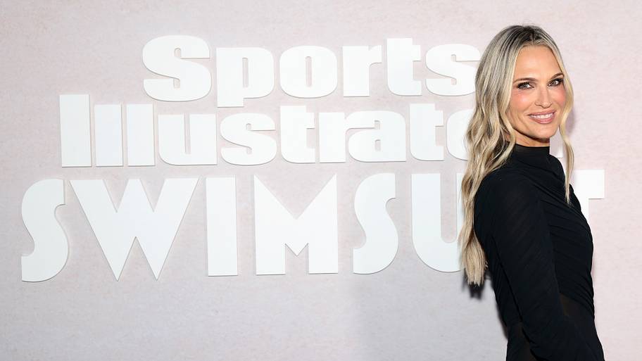 SI Swimsuit style diaries: Molly Sims brings signature chic style to ...