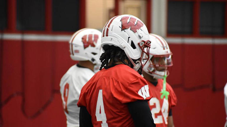Projecting Wisconsin football's defensive two-deep ahead of summer workouts