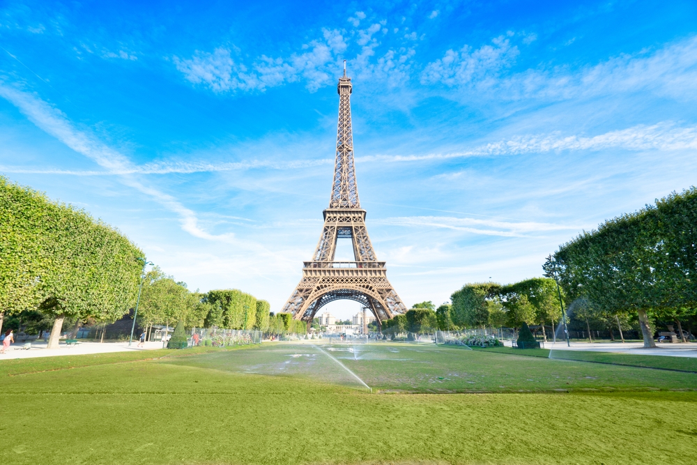 15 international landmarks near parks, markets, and walkable streets