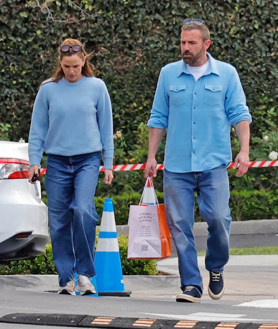 Exes Ben Affleck and Jennifer Garner match in blue in LA outing