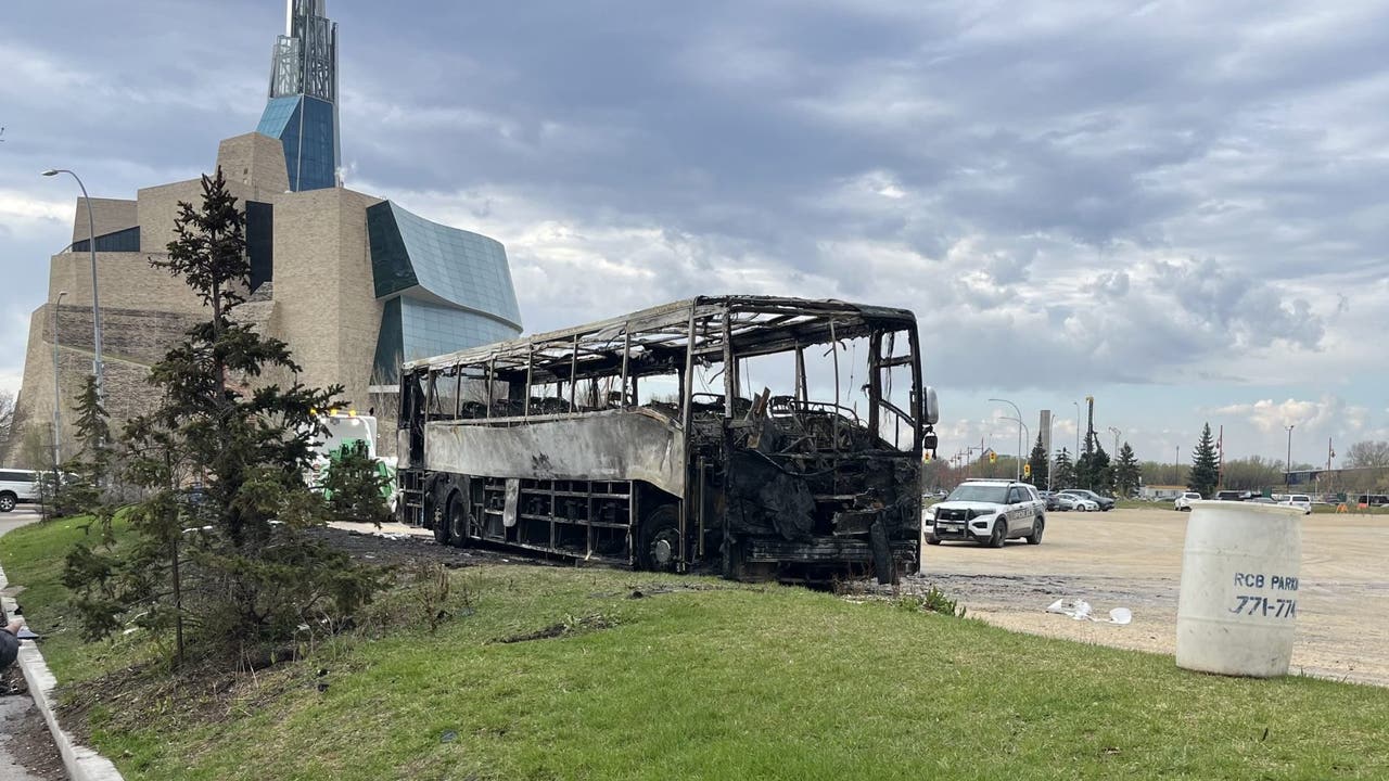 Teen charged in Kane County Cougars team bus fire during Canada trip ...