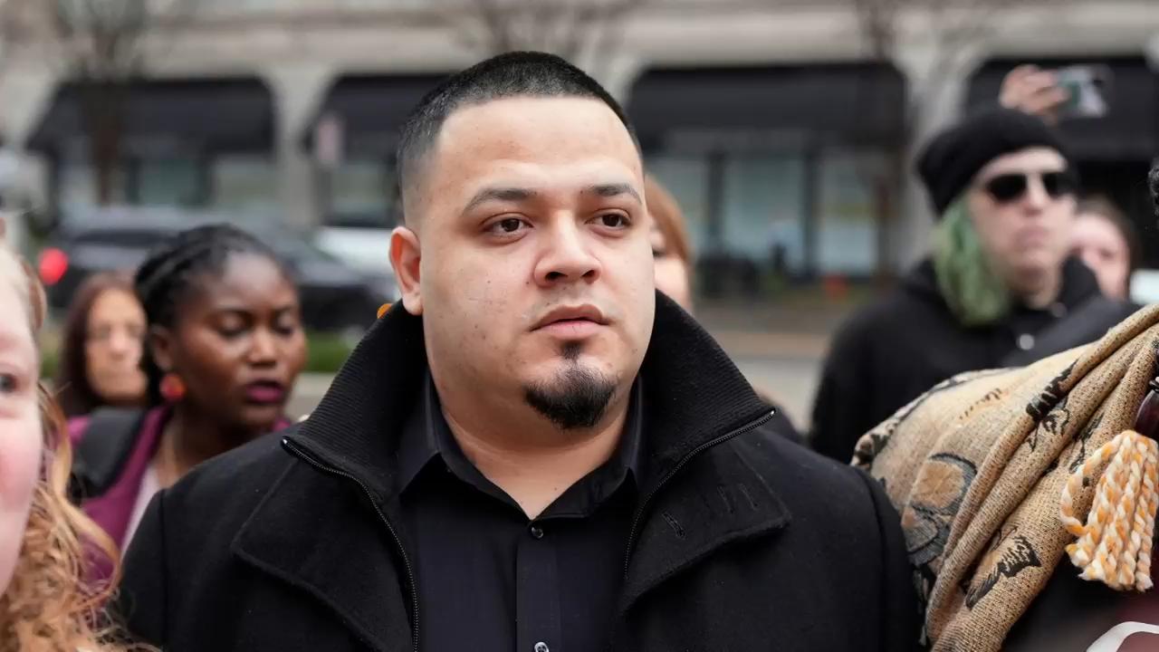 Judge dismisses criminal charges against Kilmar Abrego Garcia, who was ...