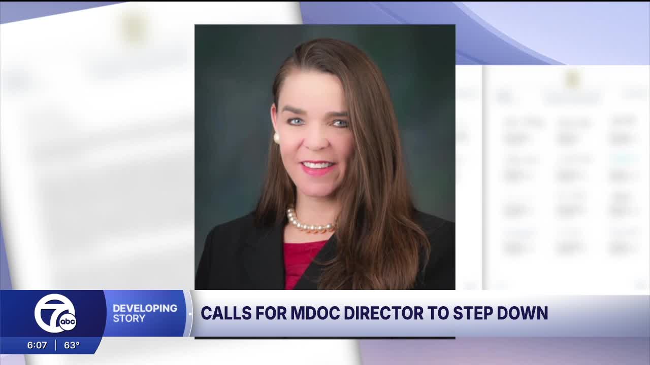 Lawmakers demand Michigan prison director resign after 2 deaths