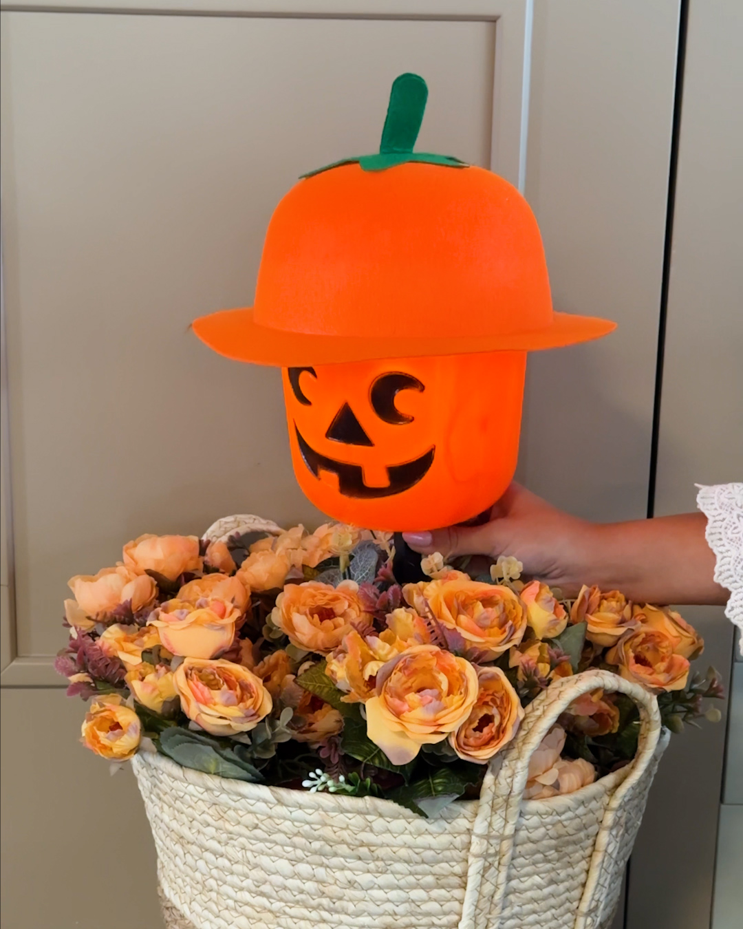 DIY Jack O' Lantern inspired spooky garden decor🎃