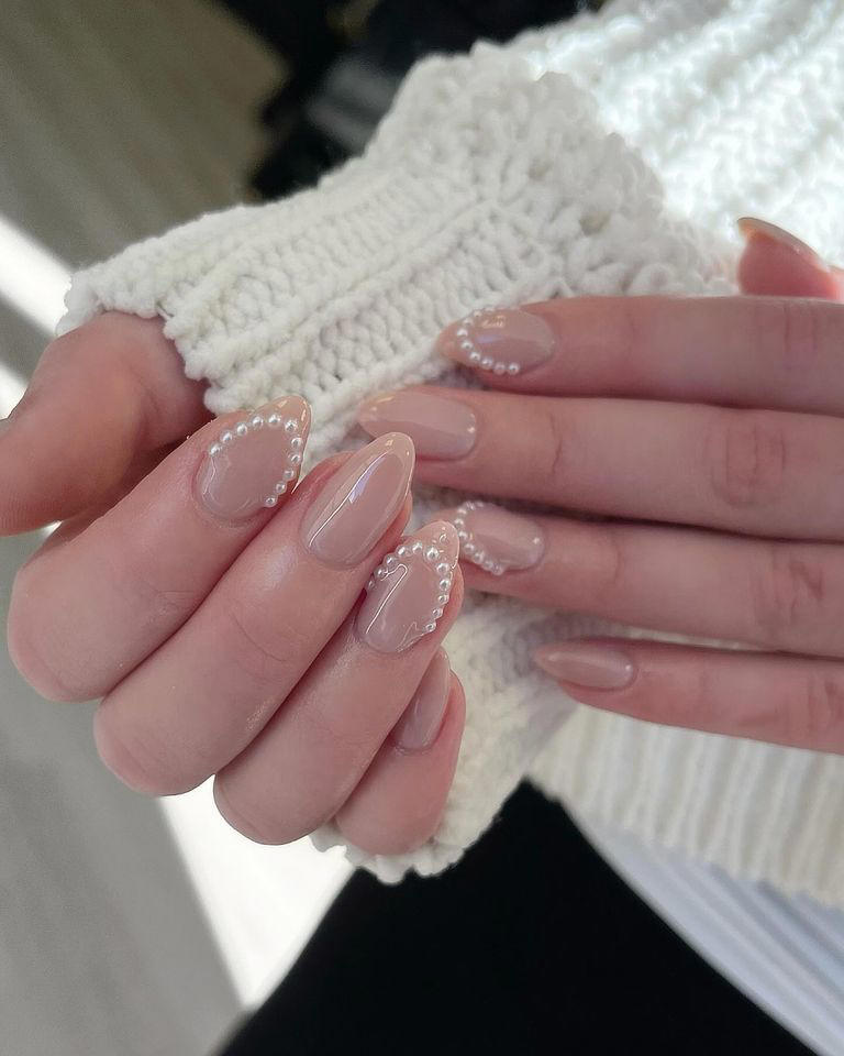 10 long-lasting builder gel manicures to keep your almond shaped nails ...