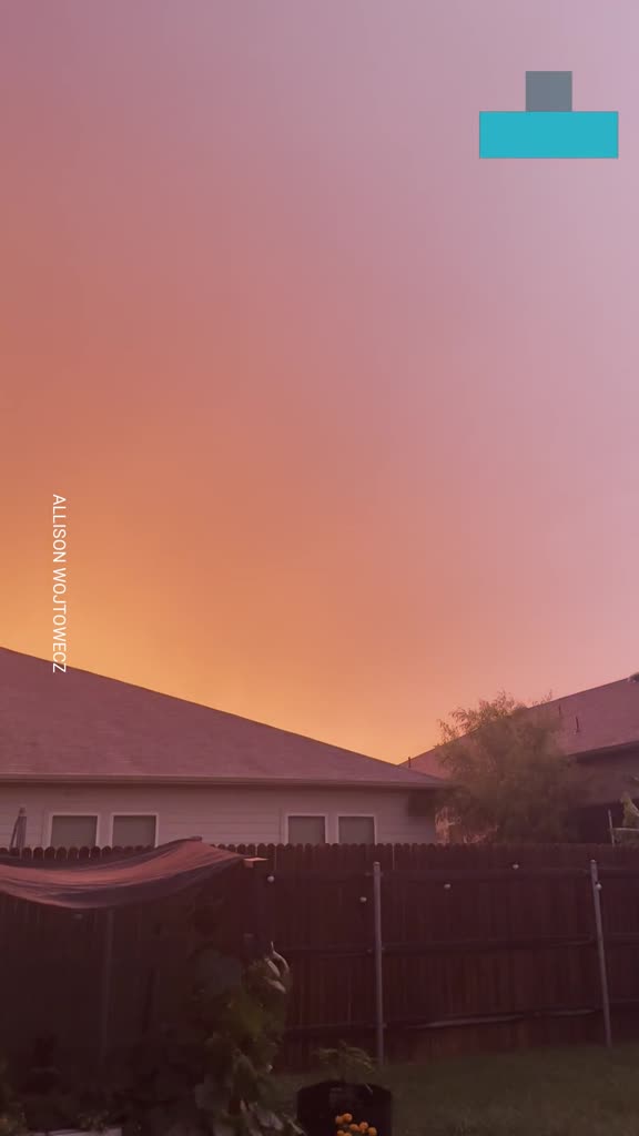 Blood-red sky lights up Texas during dramatic thunderstorm