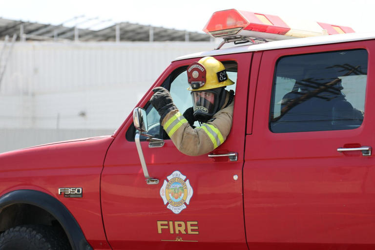 Thousands evacuated around leaking Orange County chemical tank: 'It ...