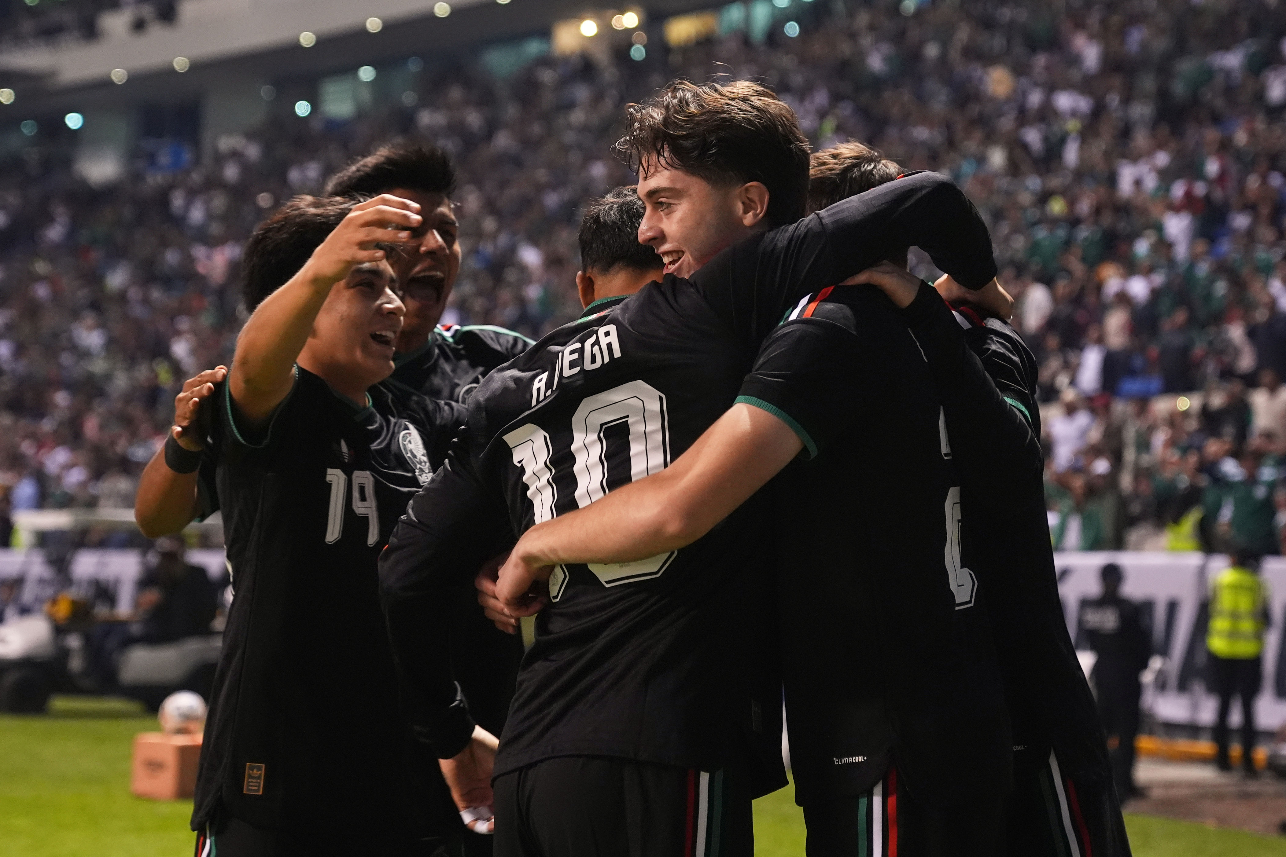 Gutiérrez and Martinez lead Mexico to victory over Ghana in a World Cup ...