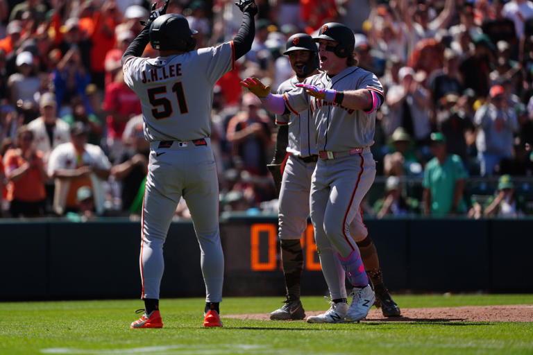 Giants place OF Jung Hoo Lee on IL with back injury and call up ...