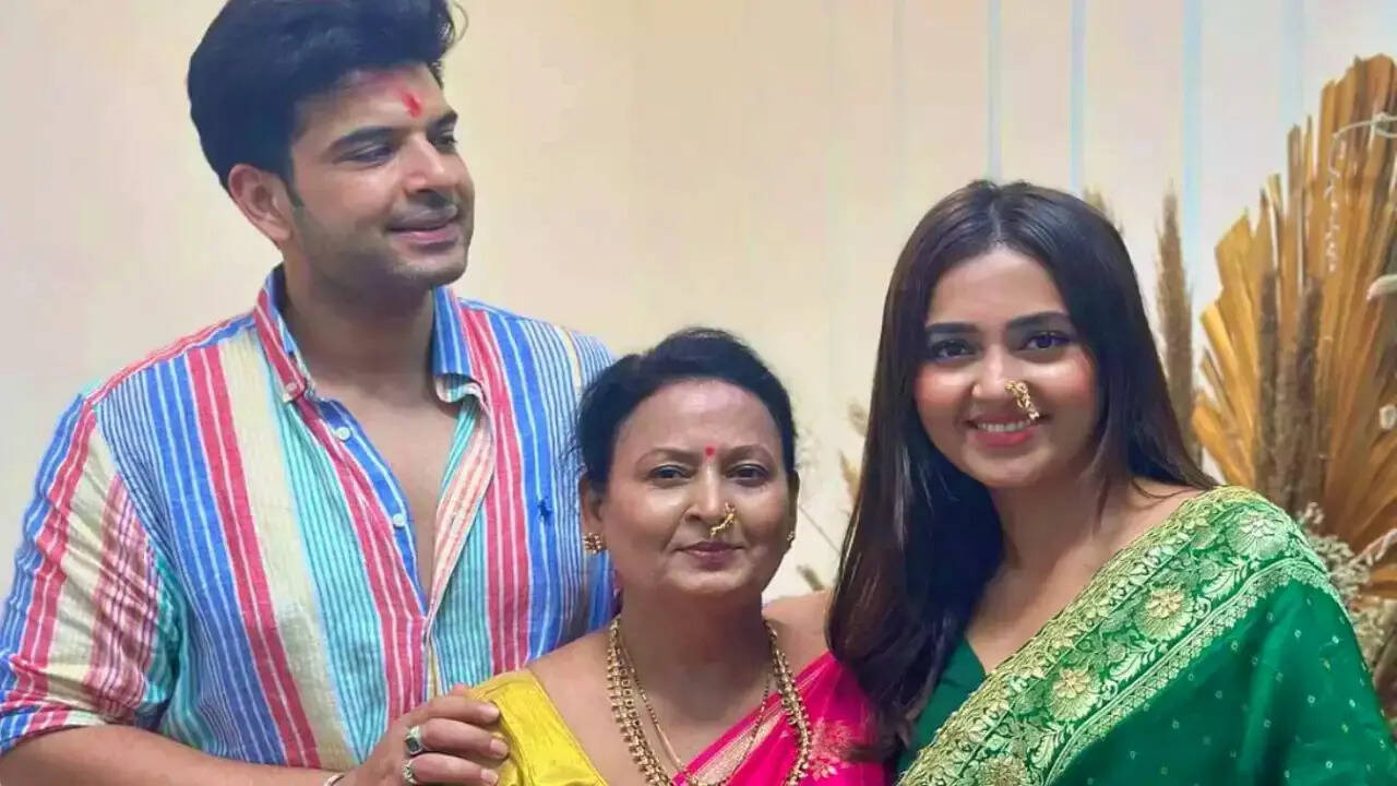 Tejasswi Prakash reveals her mother encouraged her to live in with ...