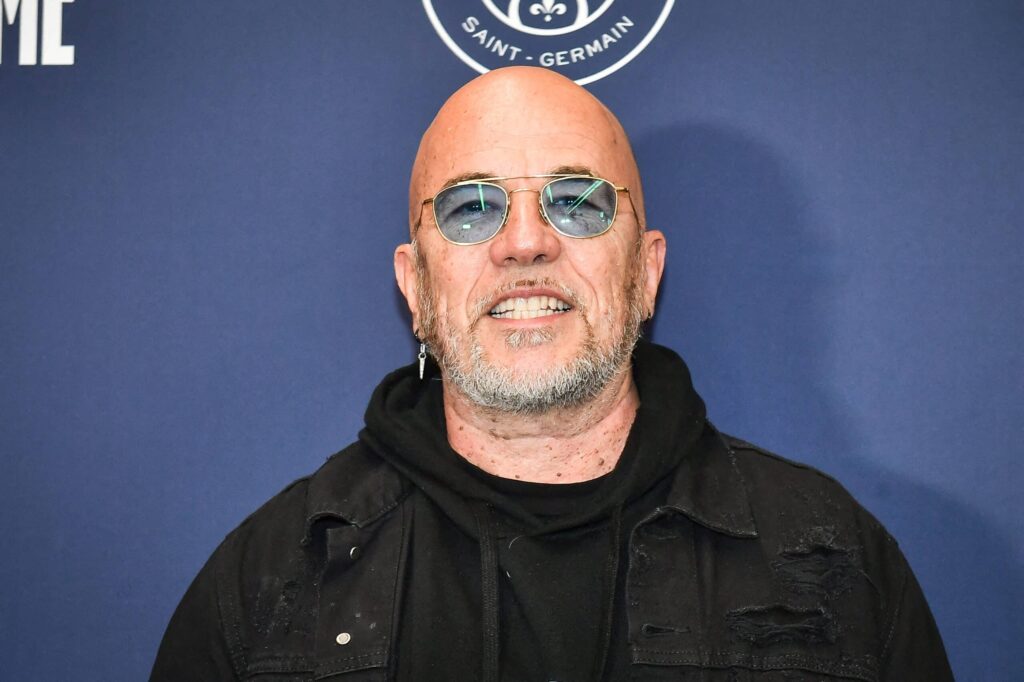 « Il faut que je me fasse opérer » : Pascal Obispo lève le voile sur ...