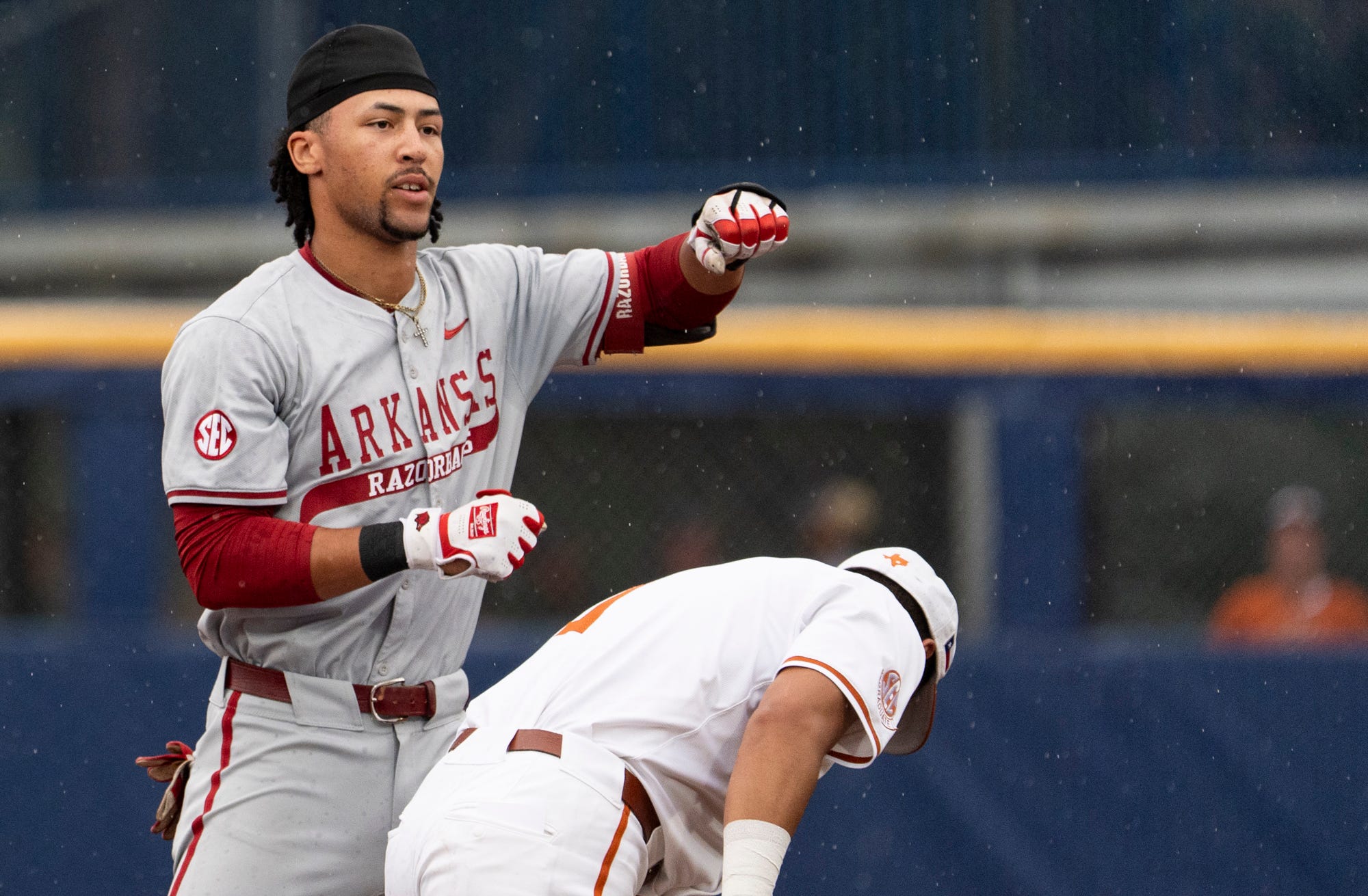 Arkansas baseball crushes Texas, advances to SEC Tournament semifinals