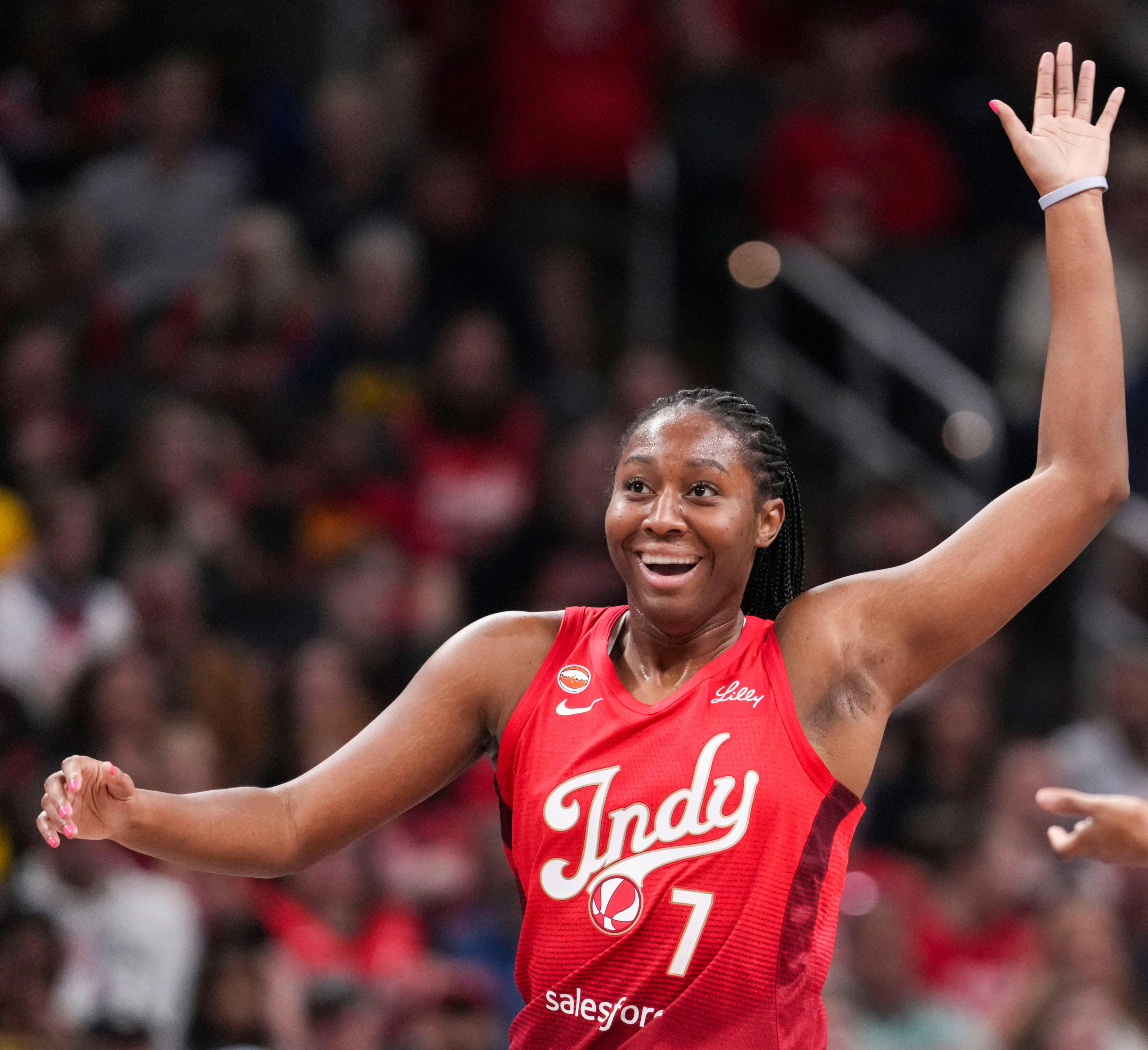 Caitlin Clark leads Indiana Fever to win over Golden State Valkyries in ...