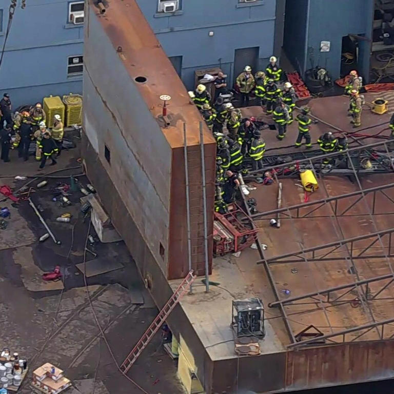 Staten Island shipyard explosion, fire leaves 1 dead, over 30 hurt