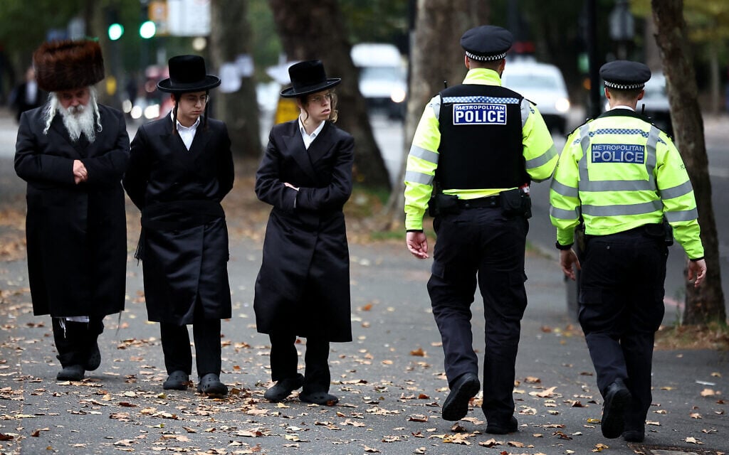 Man jailed for 5 years over series of violent antisemitic threats near ...