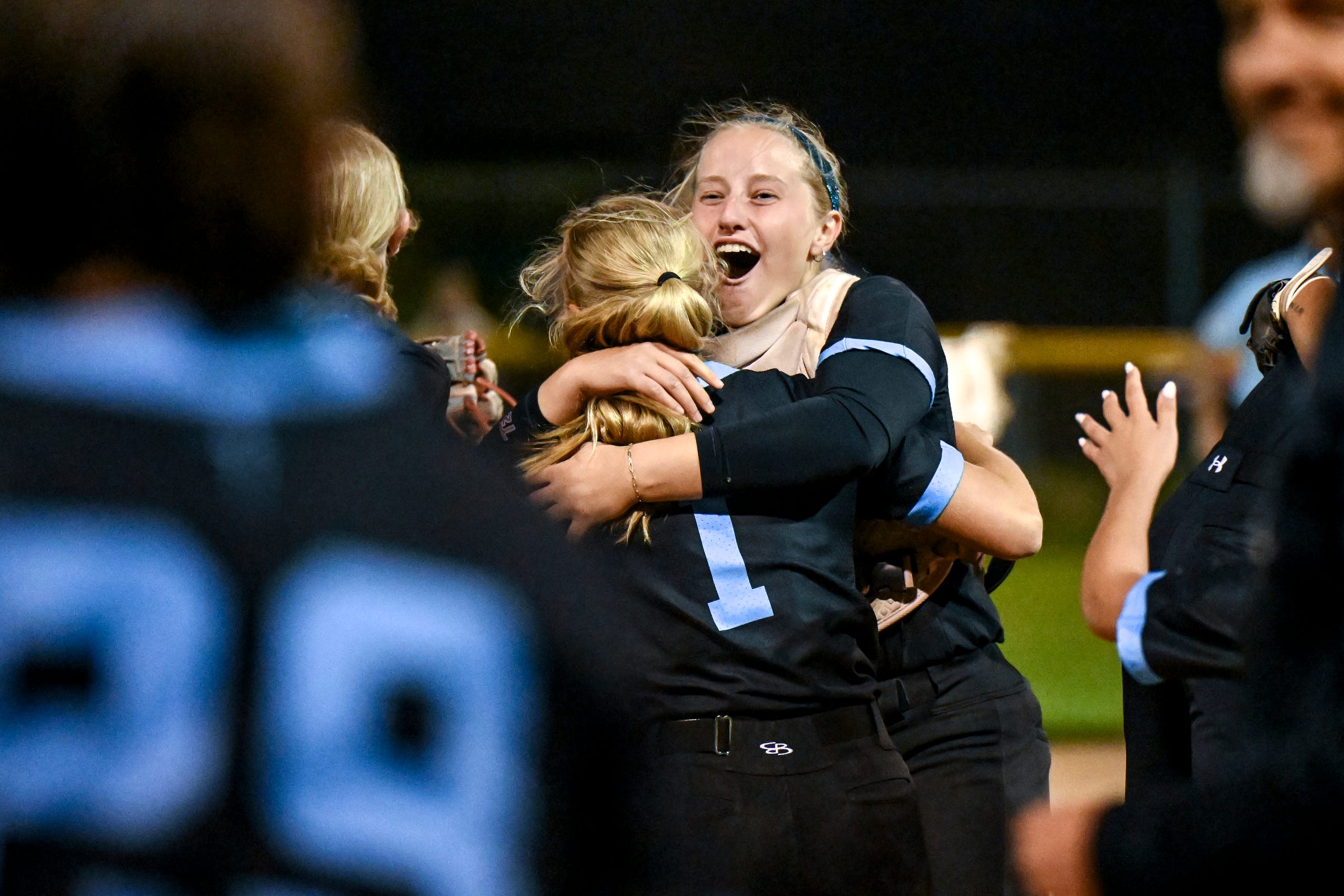 Classic repeat: Lansing Catholic fends off Grand Ledge to win softball ...
