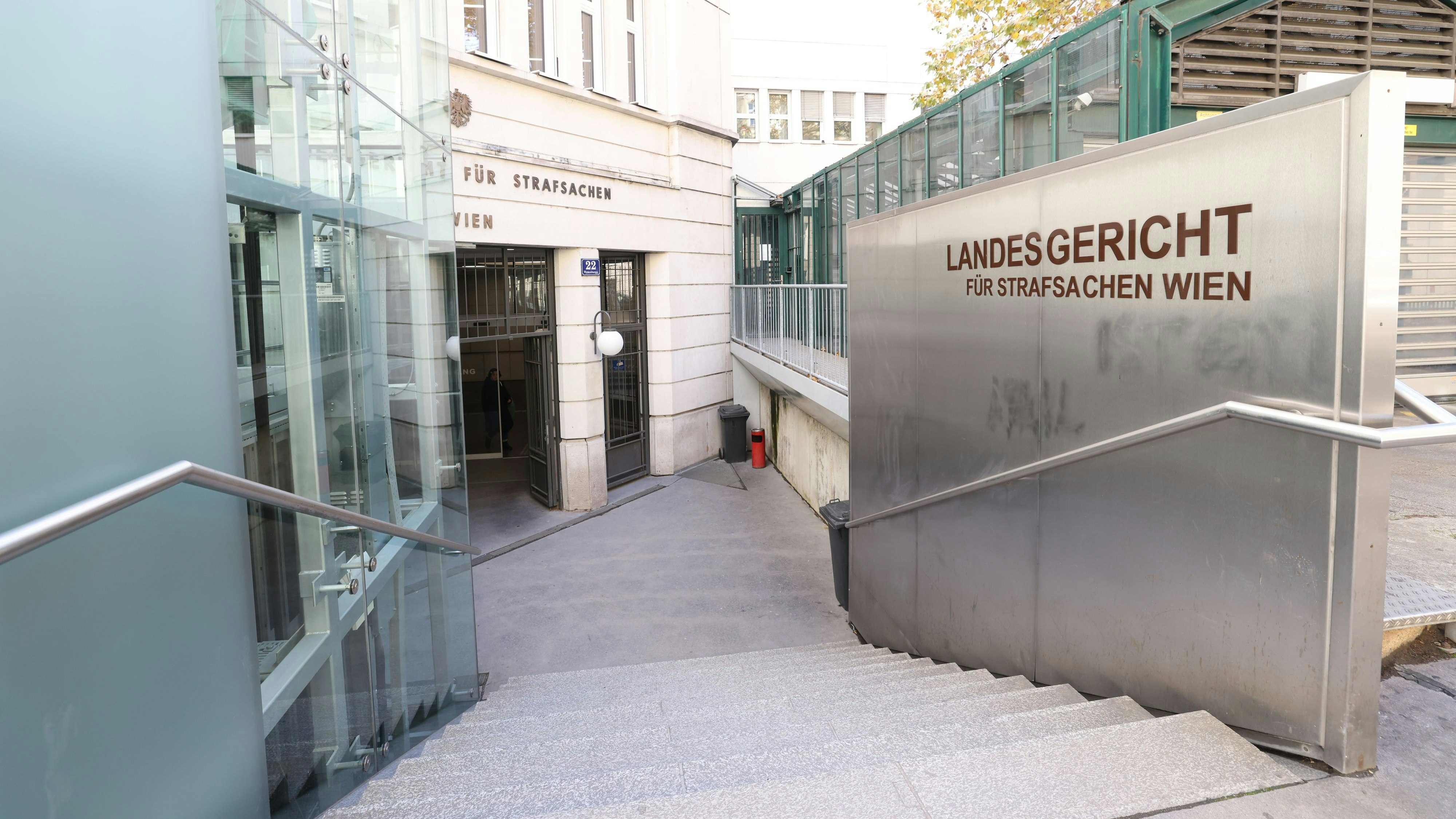 Brutale Kinder-Räuber jagten Opfer bis ins Lehrerzimmer