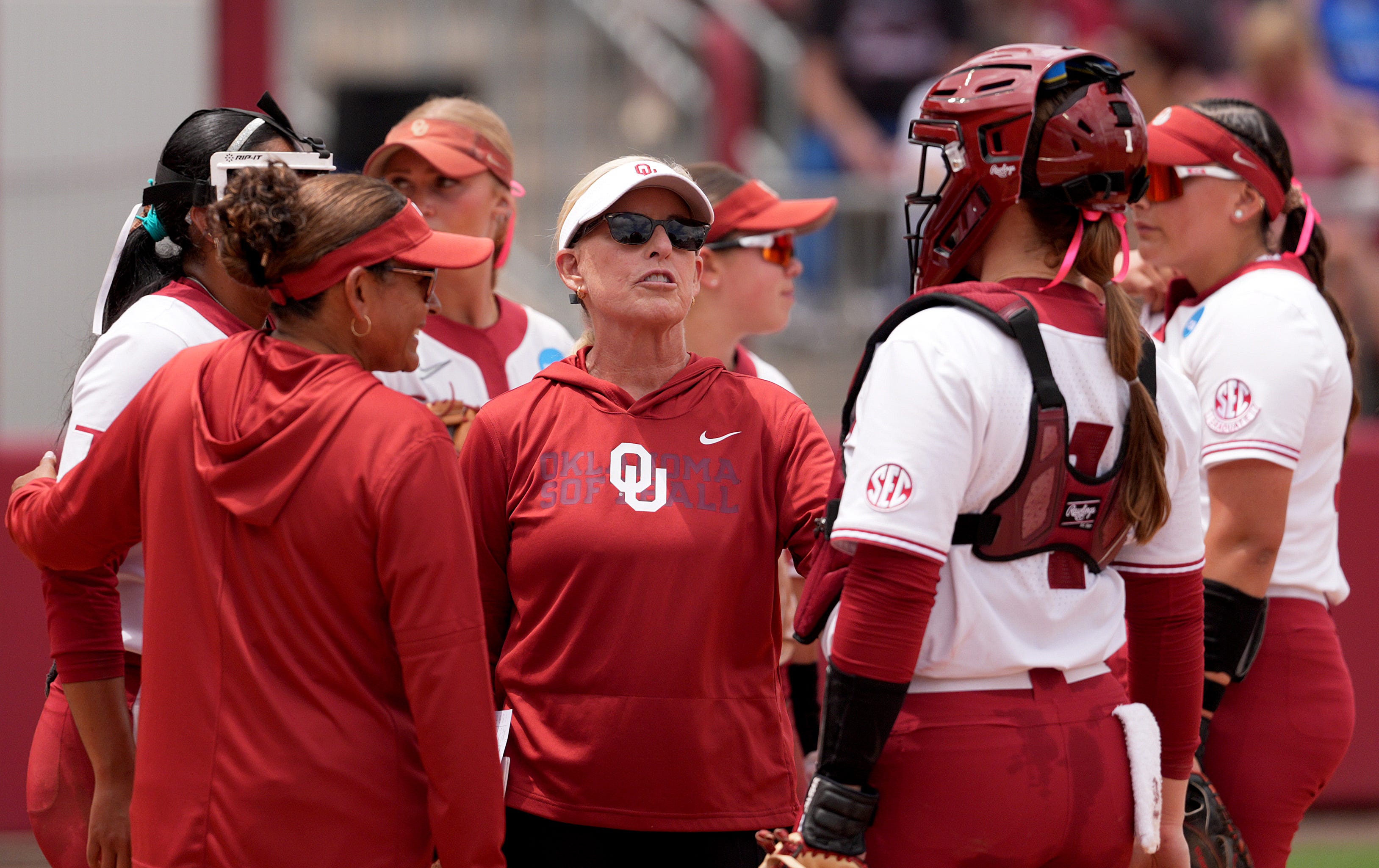 NCAA softball scores today: Sunday's super regional bracket, schedule ...