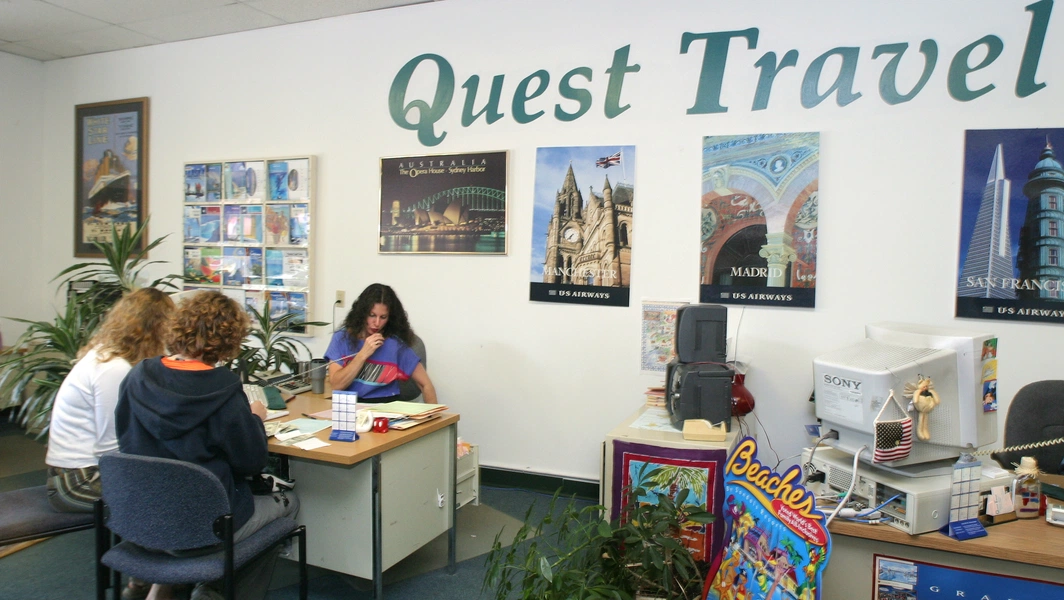 Why smart travelers are turning back to agents