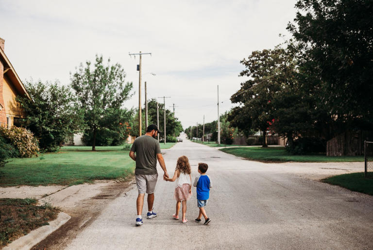 More dads are scaling back at the office for kids and housework