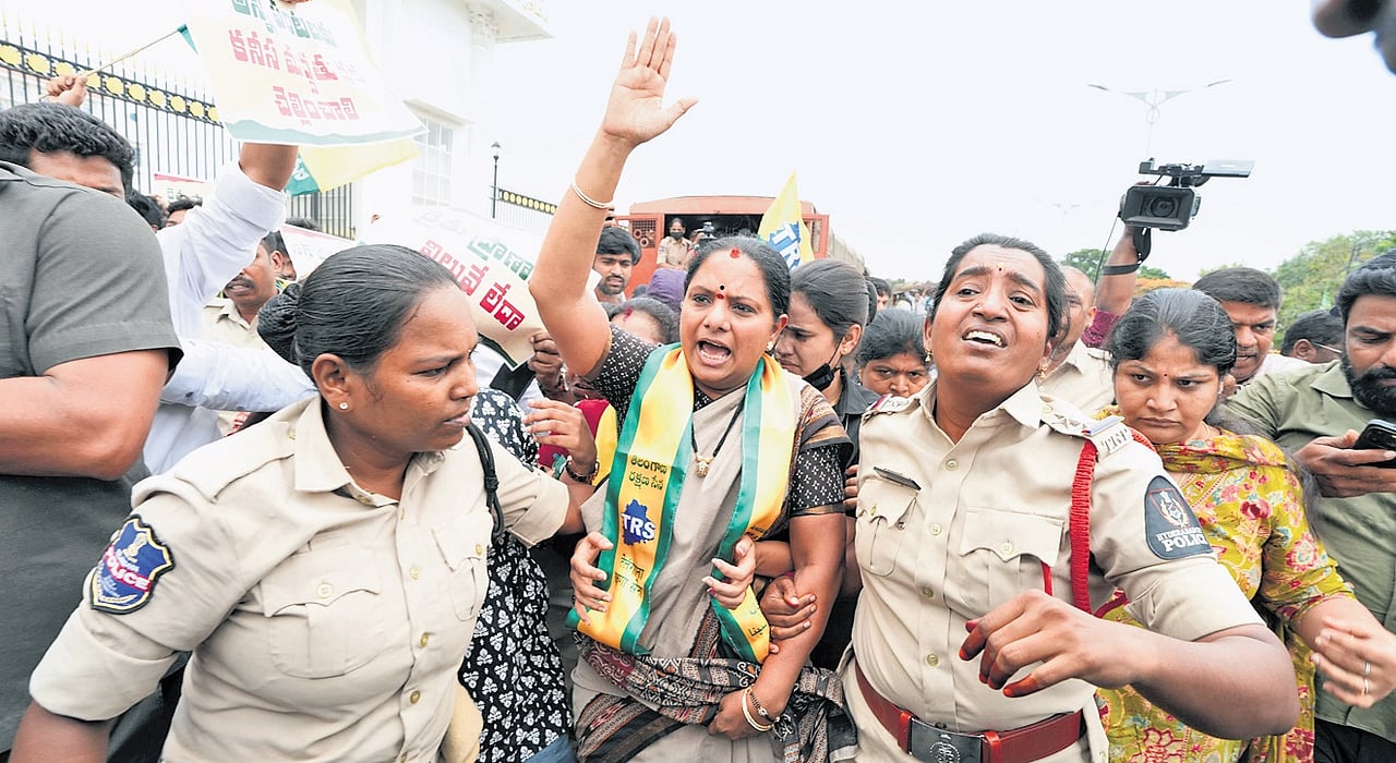 Kavitha threatens statewide protests over farmers’ issues