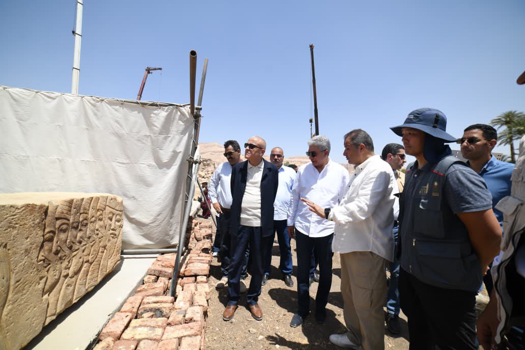 Korean, Egyptian archaeologists find ancient temple gate blocks during ...