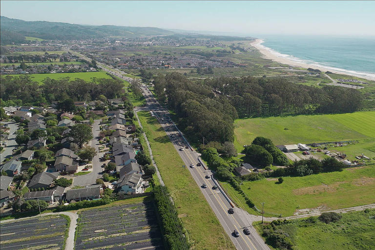 Highway 1 in 'complete gridlock' through Half Moon Bay ahead of holiday ...