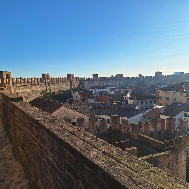 Siamo saliti sulle mura di Cittadella, il borgo fortificato dove si ...