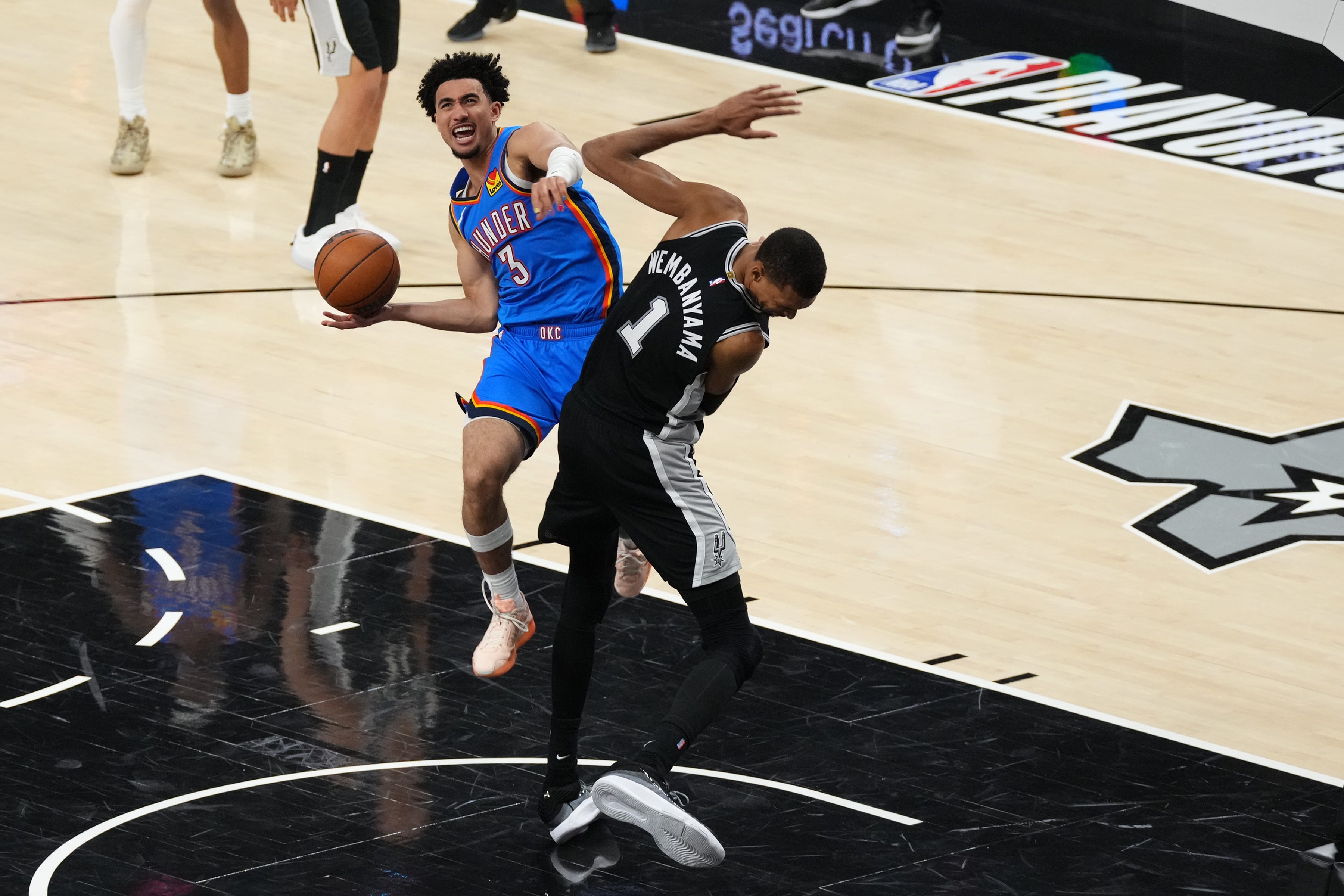 Player grades: Thunder flex depth in 123-108 Game 3 win over Spurs