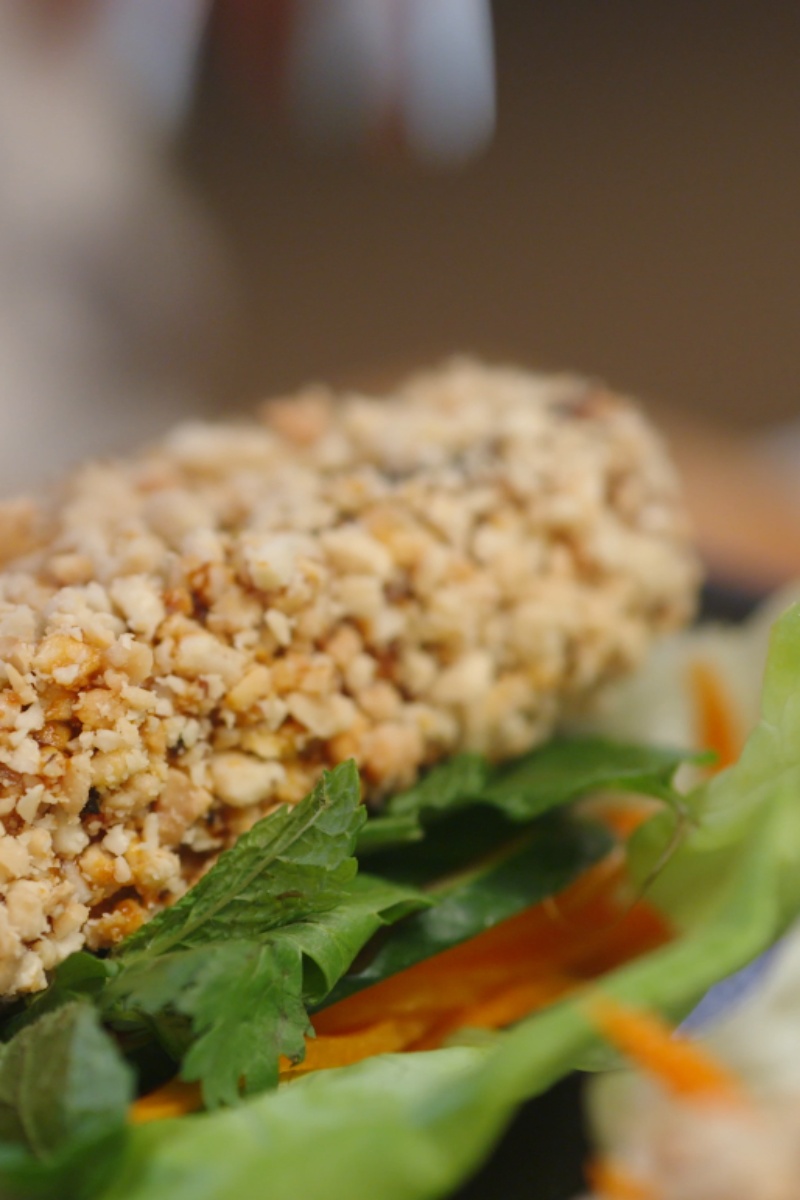 Envoltórios de alface para churrasco coreano com tofu picante