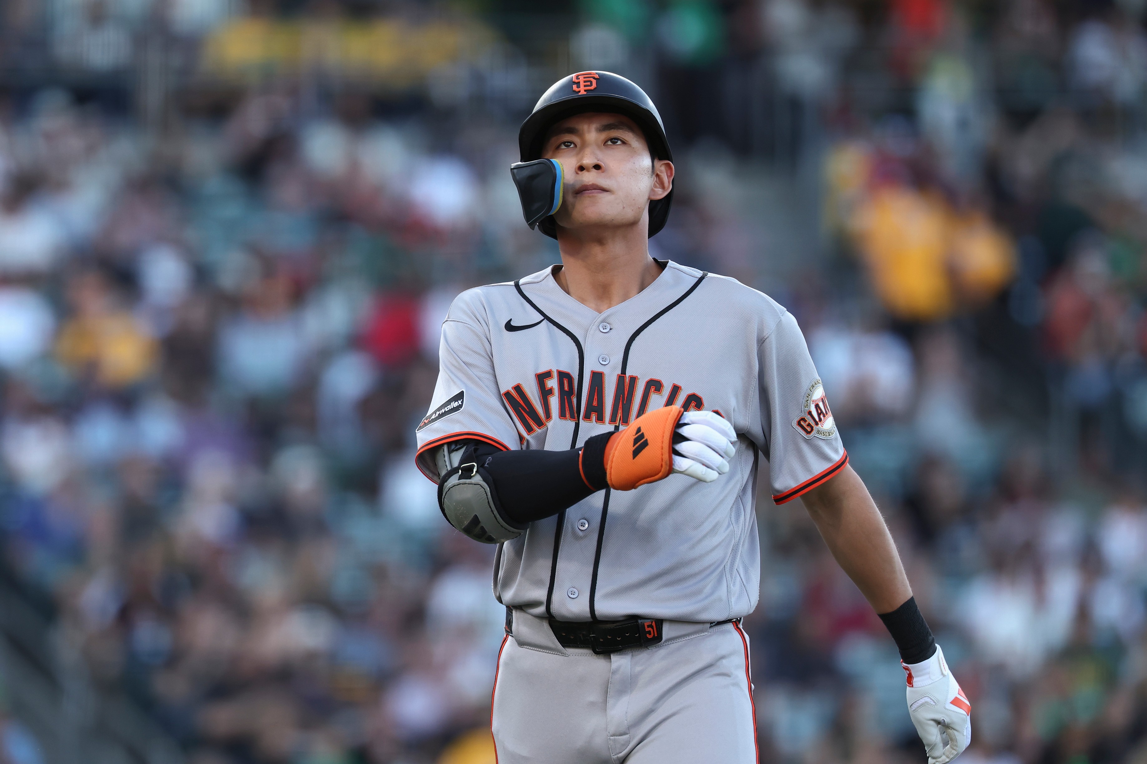 Giants place OF Jung Hoo Lee on IL with back injury and call up ...