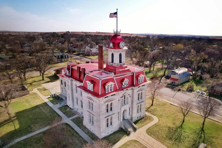 Kansas ex-mayor detained by immigration authorities after illegal ...