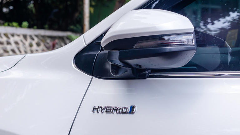 How to buy a used hybrid without getting burned: Battery health ...