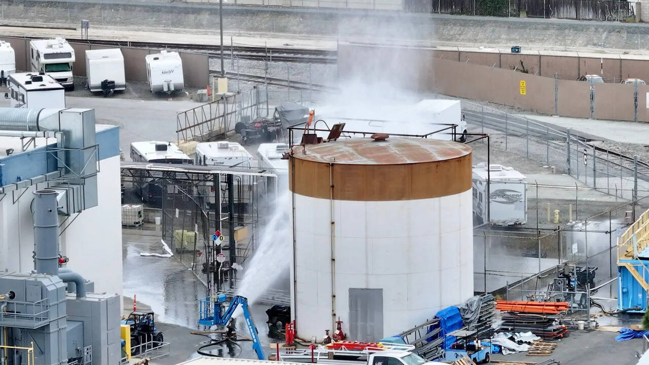 40,000 residents evacuated due to chemical tank leak in Southern California