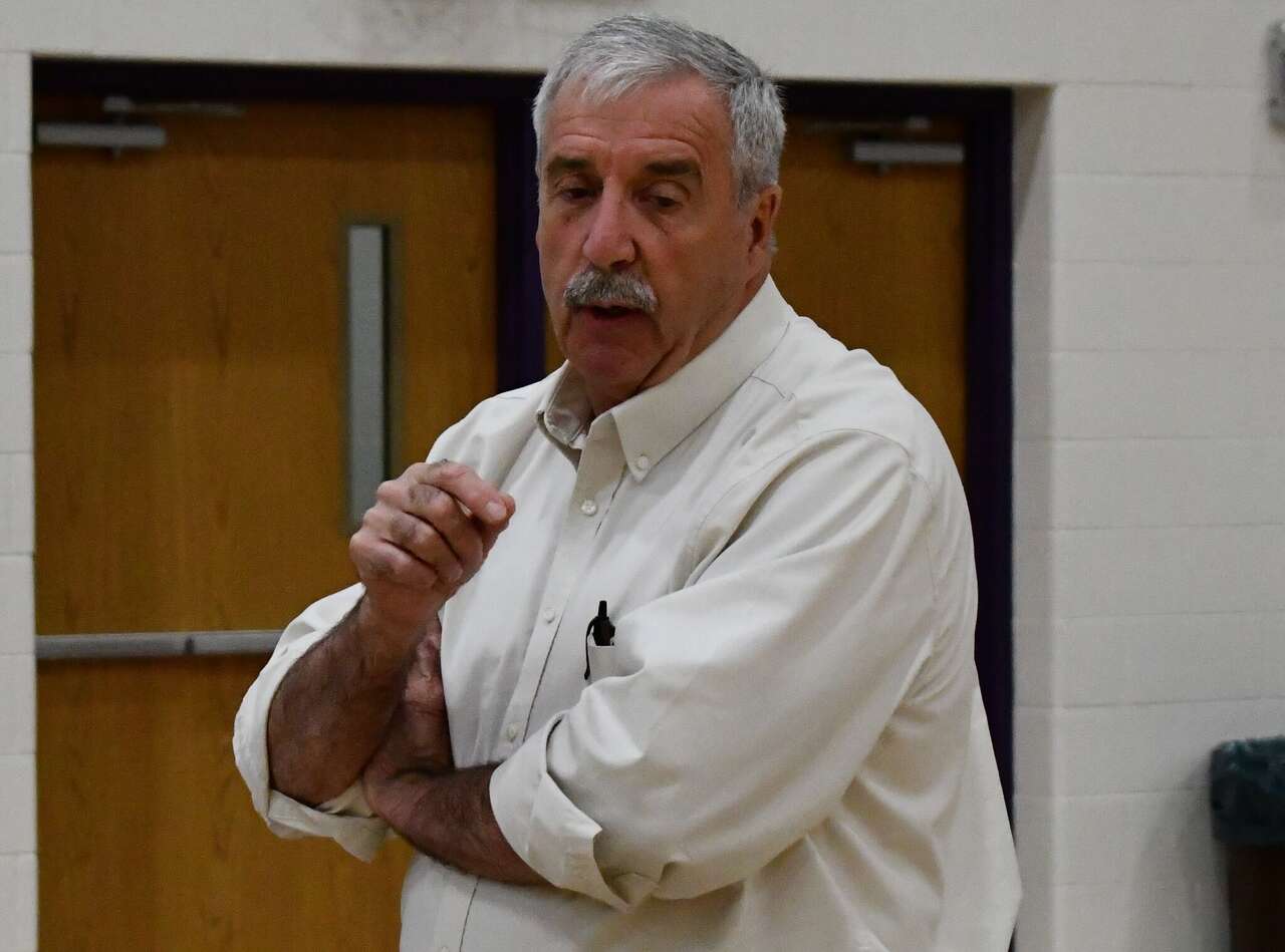 Retiring Frankfort-Elberta superintendent honored with educator award