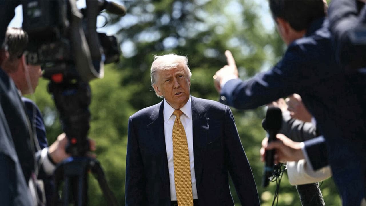 Trump's 'golden dome' for White House sparks 'vanity project' row