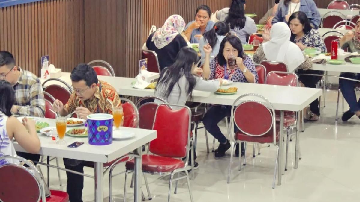 Surga kuliner pekerja kantoran, ini 5 tempat makan hits di Sudirman ...