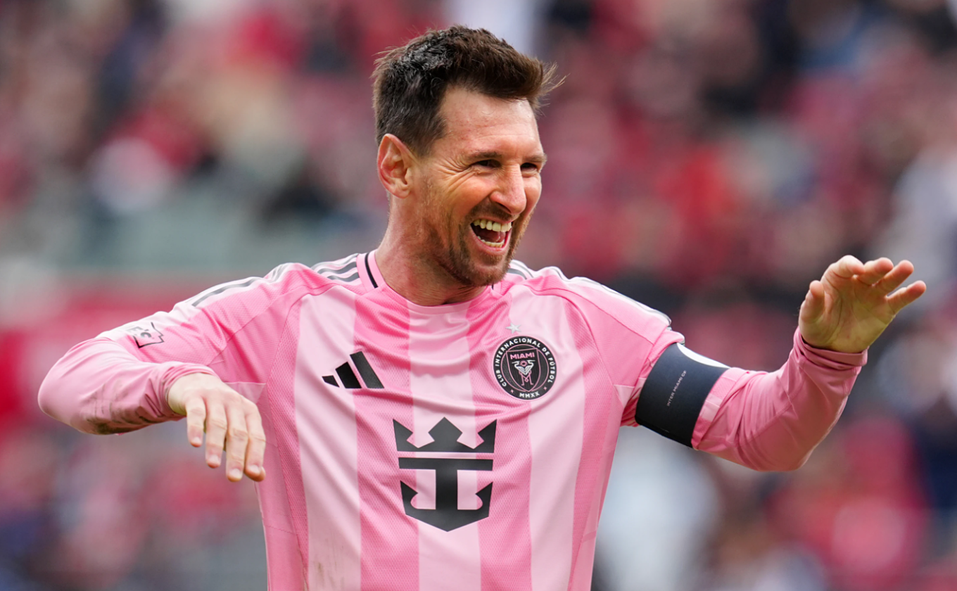 Lionel Messi joins Cristiano Ronaldo in billionaire footballers club